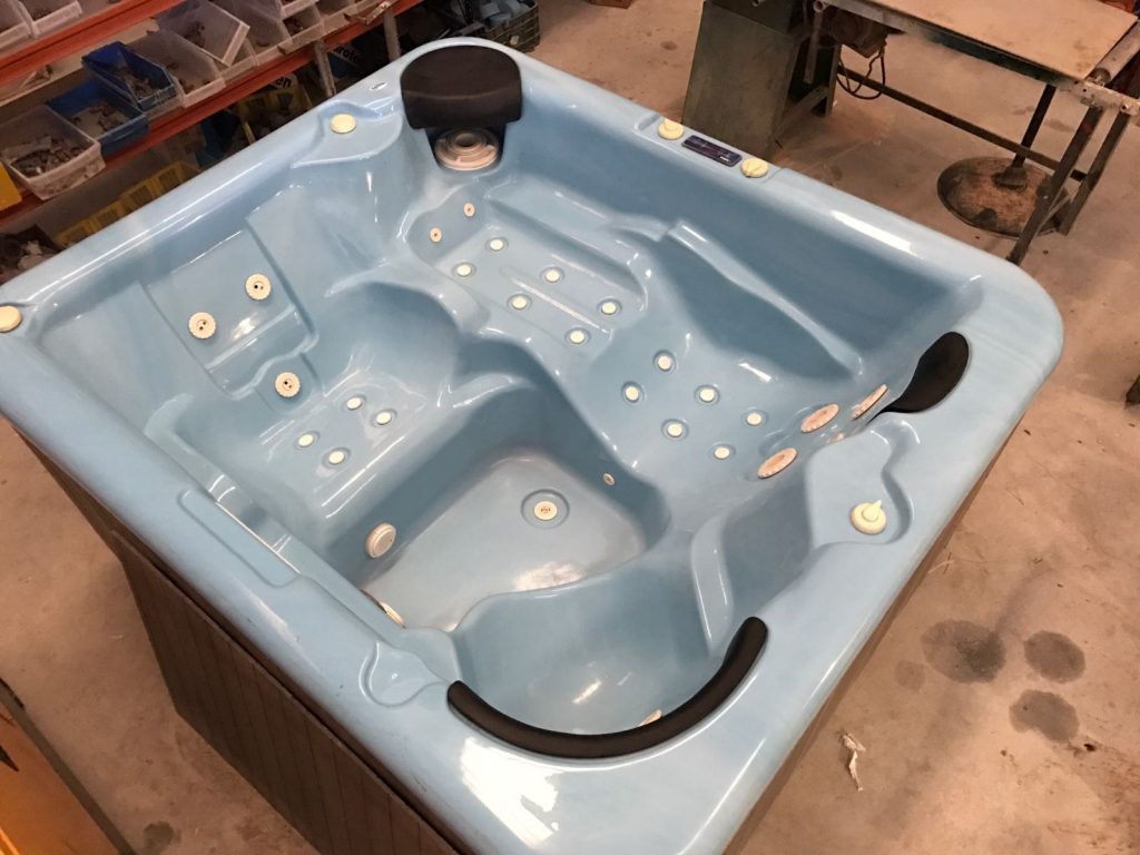 YACUZZI SEMINUEVO 3 PLAZAS (OFERTA!!!) PVP 2800€ – TotPool